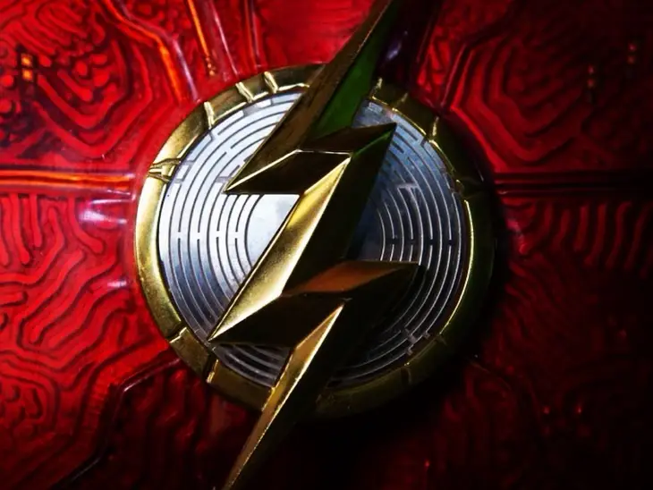 Foto revela detalhe do novo uniforme de The Flash | OndeVer - Guia de ...